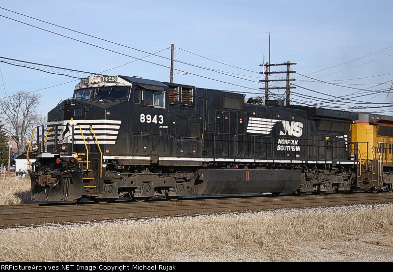 NS 8943